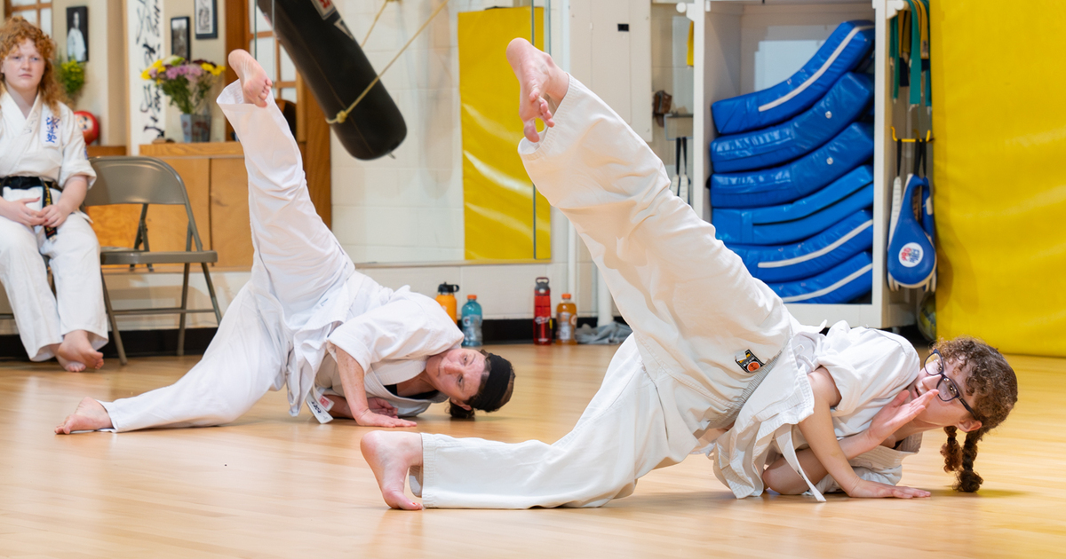 Thousand Waves - Leslie, Ezra & Simone Buxbaum Danzig’s fundraiser