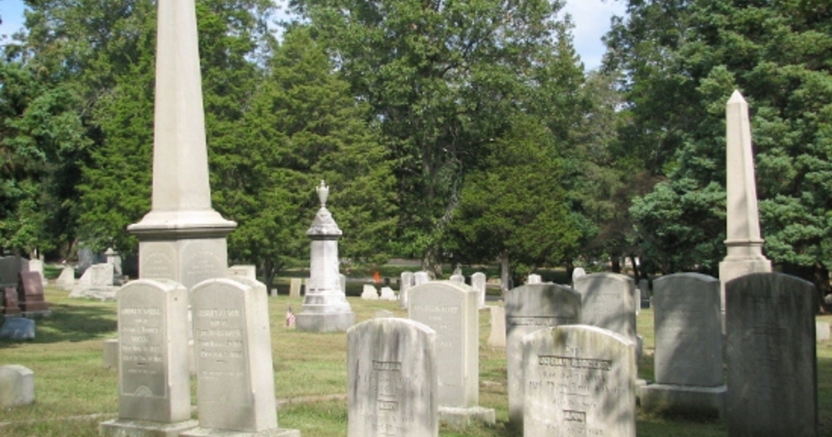 New London Landmarks Inc - Stone Dead: Cedar Grove Cemetery Tour
