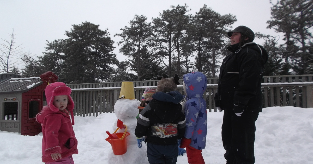 SMALL FRIENDS ON NANTUCKET INC - Snowball Fight!
