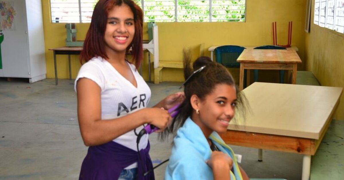 Dove Missions - Beauty/Cosmetology Class